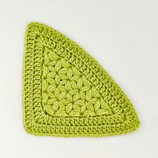 Ravelry: 06 Right Triangle Motif pattern by Yuki Dougherty