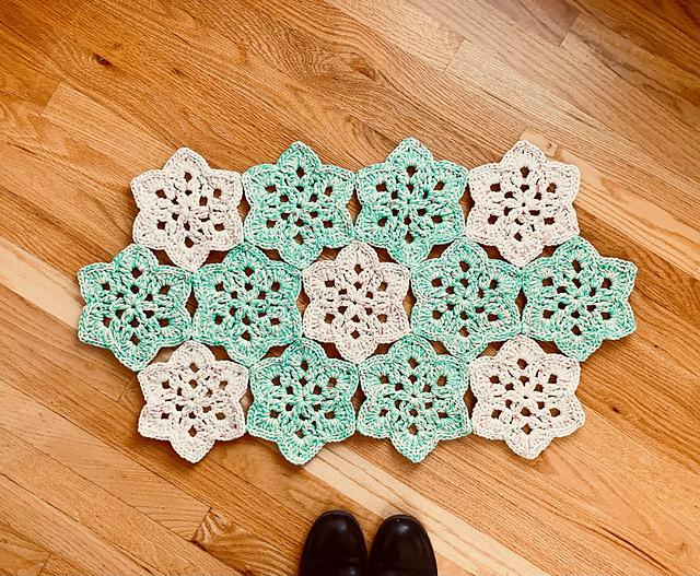 Ravelry: Twinkle Flowers pattern by Yuki Dougherty