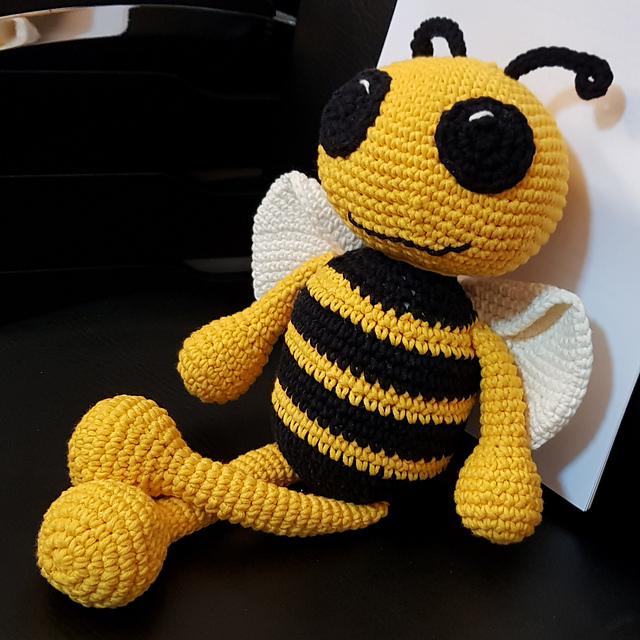 Ravelry: JoJo Bee pattern by Anita Plantico