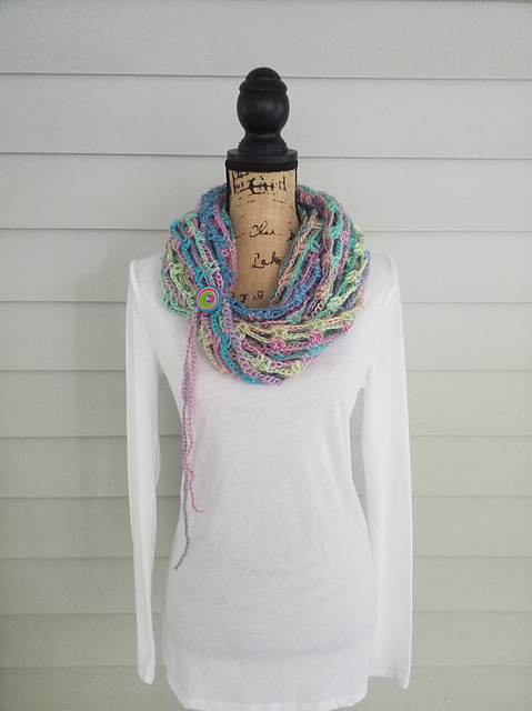 Ravelry: AridayCrochet's Artfully Simple Infinity Scarf