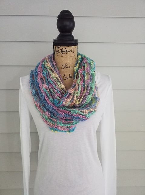 Ravelry: AridayCrochet's Artfully Simple Infinity Scarf