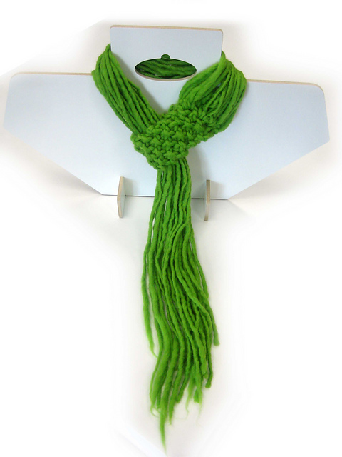 Ravelry: Long-Tail Tassel Loop Scarf pattern by Yarn Charm