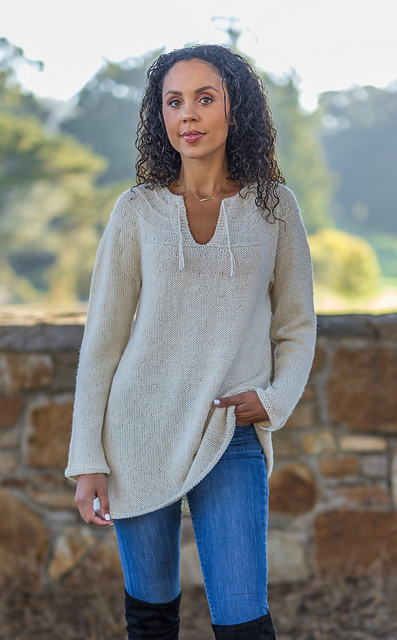 Ravelry: Raffia Pullover pattern by Lena Skvagerson