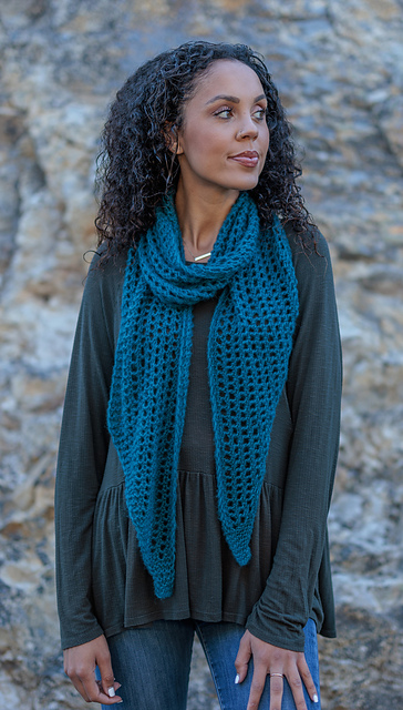 Ravelry: Entwine Scarf pattern by Yarn Citizen Design Team
