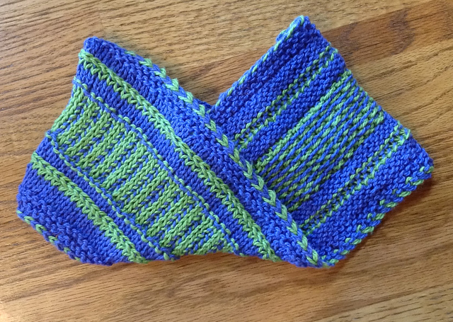 Ravelry: Sublime Reversible Cowl pattern by Robyn Becker