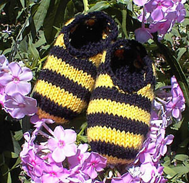 Ravelry: Bee shoes pattern by Zoë Mellor