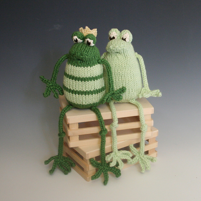 Ravelry: Frog (Plain or Fancy) pattern by Emily Ivey