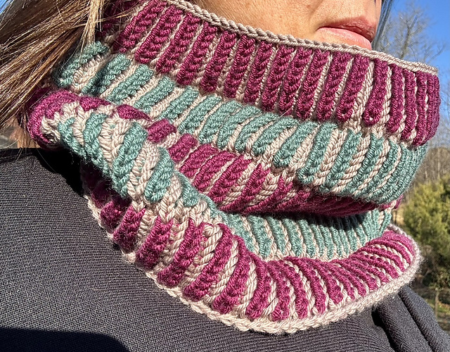 Ravelry: Colorblock Brioche Cowl pattern by yarnoverpotomac