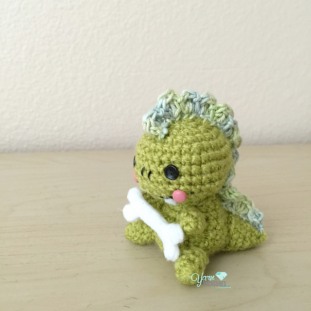Ravelry: Dyno Mini Dinosaur pattern by Peng Lim