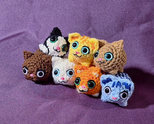 Ravelry: Little Round Cat pattern by Kit Wolf