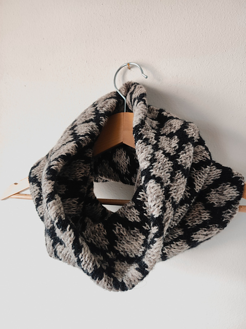Ravelry: Woven Rings Cowl pattern by Yarn Create Repeat