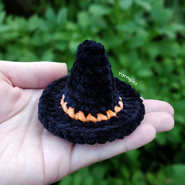 Ravelry: Tiny Witch's Hat pattern by Yuna Fadeeva
