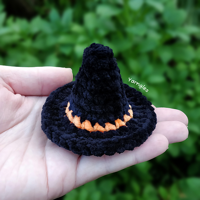 Ravelry: Tiny Witch's Hat pattern by Yuna Fadeeva