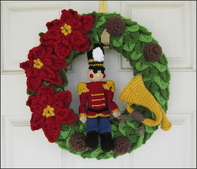 Ravelry: Soldier Christmas Wreath pattern by Yarn Twins