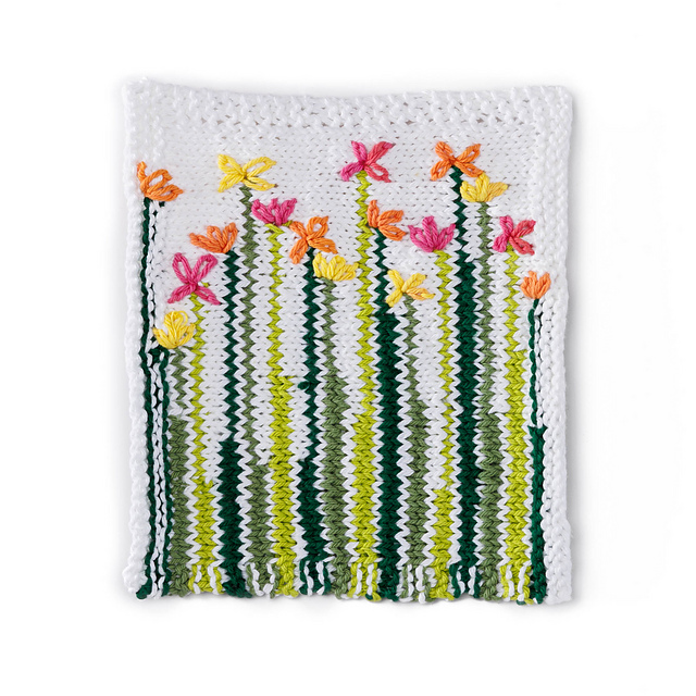 Ravelry: Daisy Delight Dishcloth pattern by Yarnspirations Design Studio