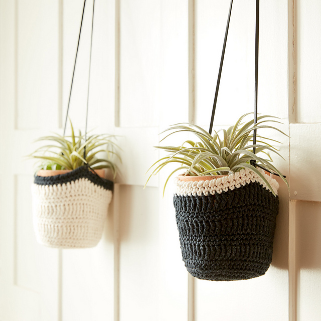 Ravelry: Hanging Pot Cozy pattern by Yarnspirations Design Studio
