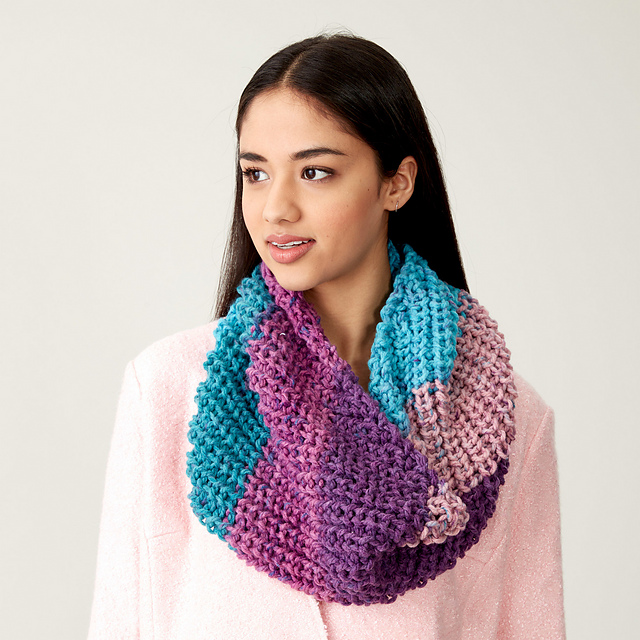 Ravelry: Shaker Stitch Knit Cowl pattern by Yarnspirations Design Studio