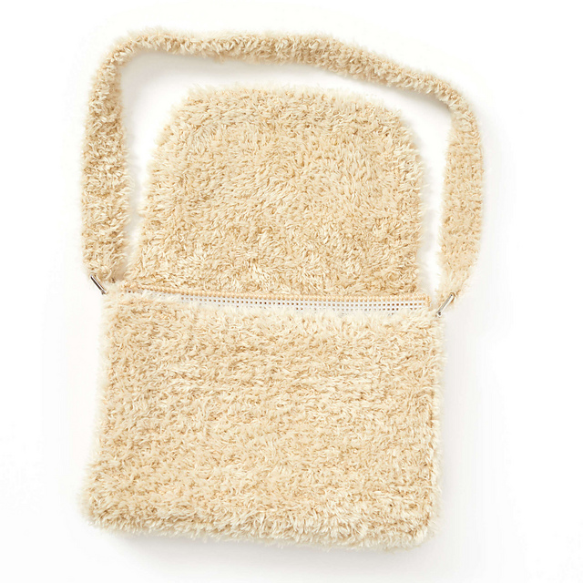 Ravelry: Trendy Furry Bag pattern by Lisa Gentry