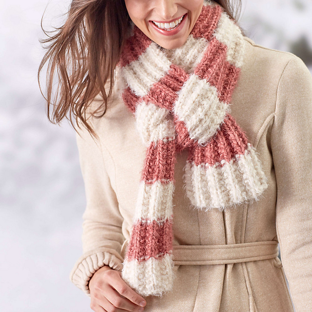 Ravelry: Fluffy Rib Stitch Scarf pattern by Sarie Tales