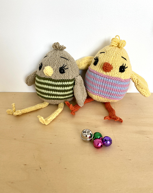 Ravelry: Little bird rattle pattern by Yaya Labs