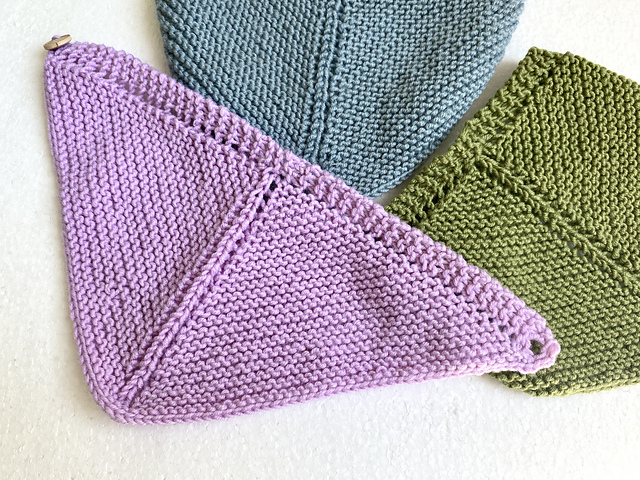 Ravelry: Triangle baby bandana pattern by Yaya Labs