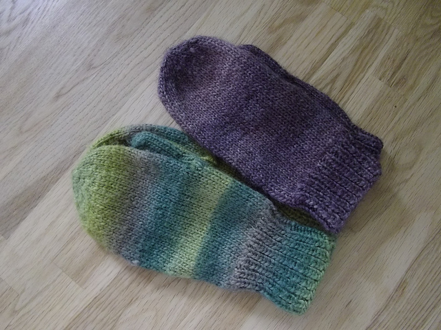 Ravelry: Easy mittens pattern by Ydun