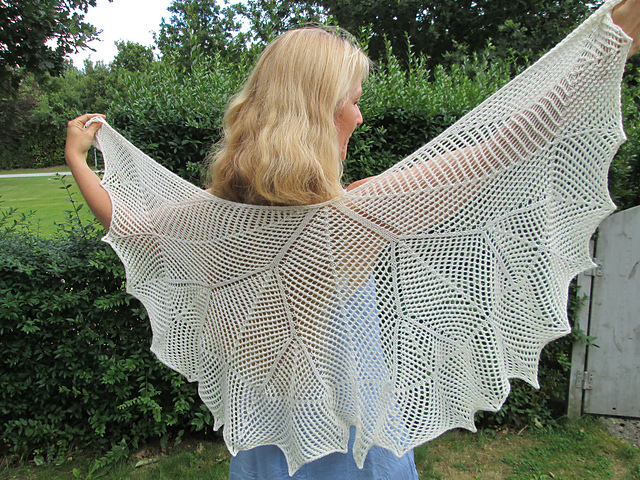 Ravelry: Bequin pattern by Ydun