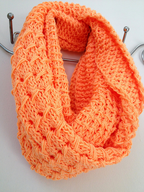 Ravelry: Orange infinity scarf pattern by Sonia Cammarata
