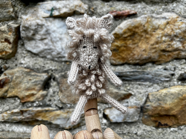 Ravelry: Sheep Finger Puppet pattern by My Gorgeous Knits