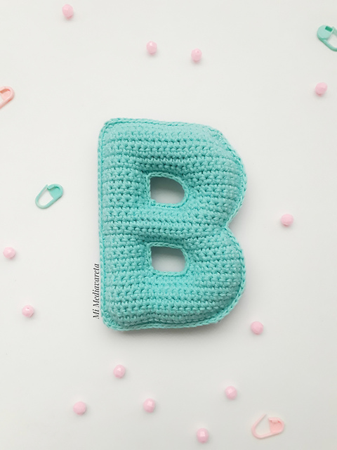 Ravelry: Letra B pattern by Mi Mediavareta