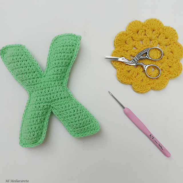 Ravelry: Letra X pattern by Mi Mediavareta