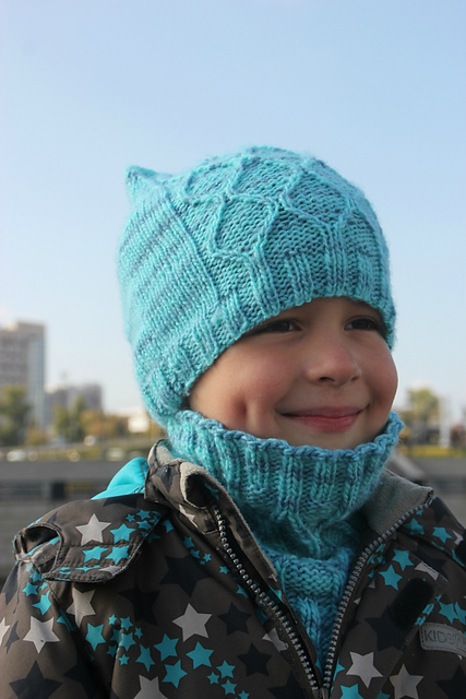 Ravelry: Vezelka Hat pattern by Julia Gutkovskaya