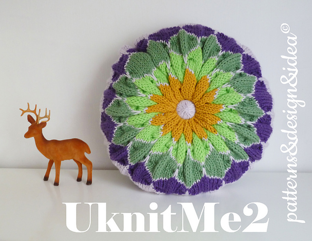 Ravelry: Round Pinwheel Pillow pattern by U Knit Me 2
