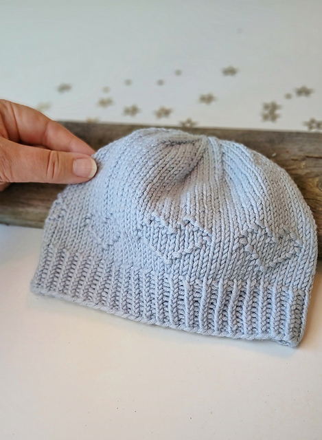 Ravelry: Tiny Heart Baby Hat pattern by YourKnittingroom