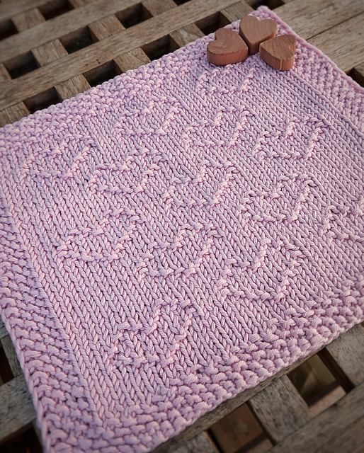 Ravelry: Tiny Heart Cloth pattern by Anne Hageus