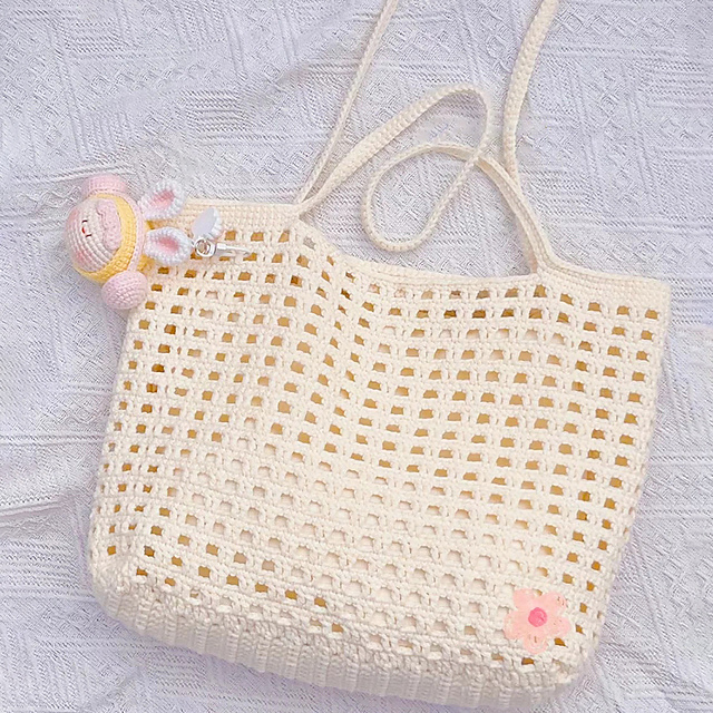 Ravelry: Waffle Grid Tote Bag pattern by Estella Smith