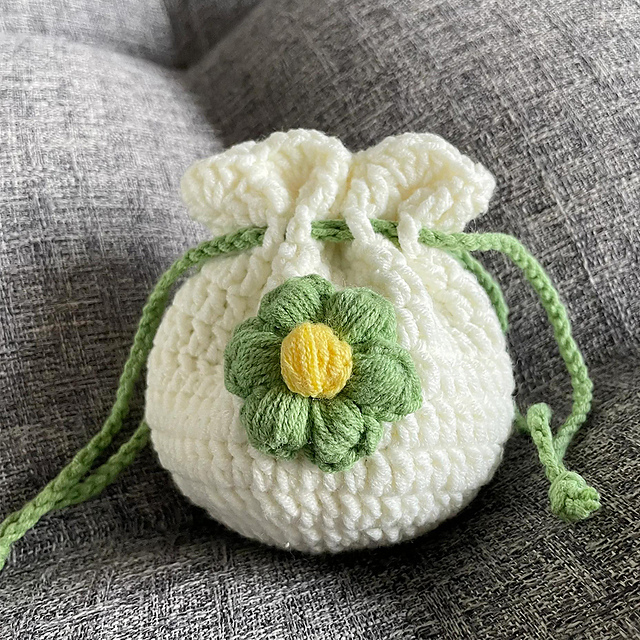 Ravelry: Puff Flower Drawstring Bag pattern by Estella Smith