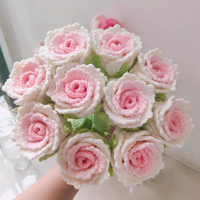 Ravelry: Roselle Rose Flower pattern by Yui Sun