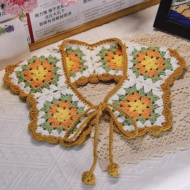 Ravelry: Granny Square Detachable Collar pattern by Yui Sun