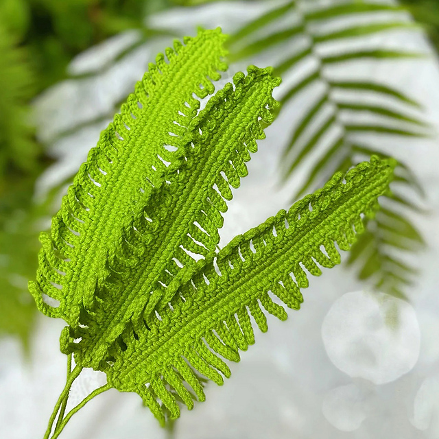Ravelry: Small Fern Leaf pattern by Yui Sun