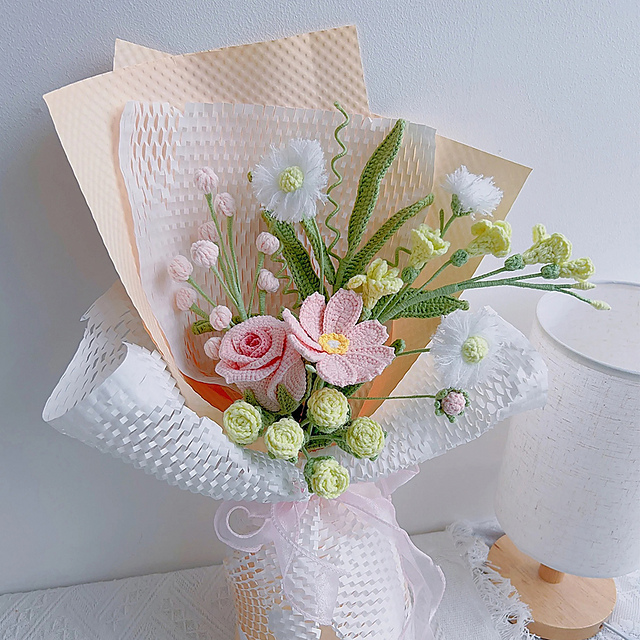 Ravelry: 7in1 Gesang Rose Flower Bouquet pattern by Yui Sun