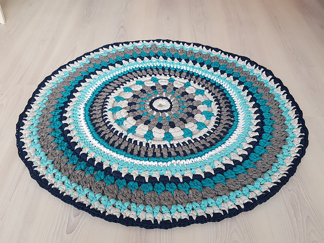 Ravelry: Yukiyarn's Mandala Rug