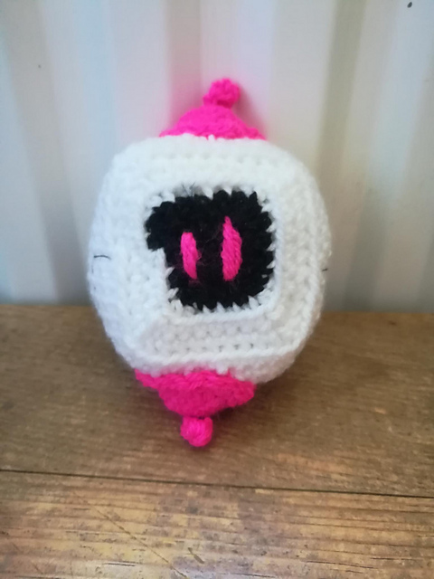 Ravelry: Period Color Momo bot pattern by 'aquta' VenwI