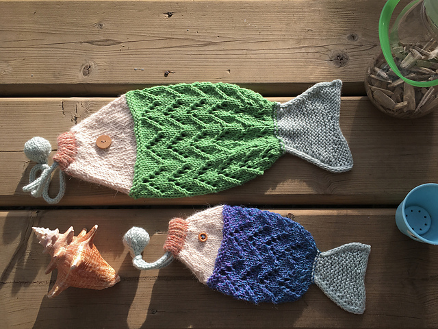 Ravelry: Fish pouches pattern by Yun Jeong