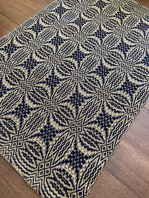 Ravelry: ZaldoGrace's LOVE #11: Mary Ann Ostrander Table Runner