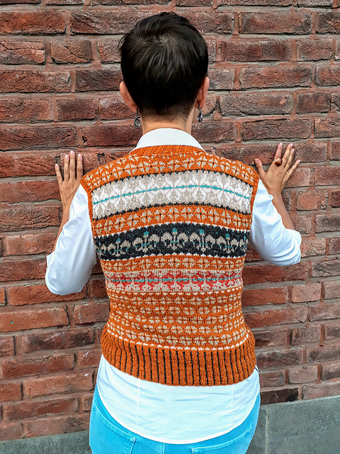Ravelry: Ziburka's Retro Lily Vest