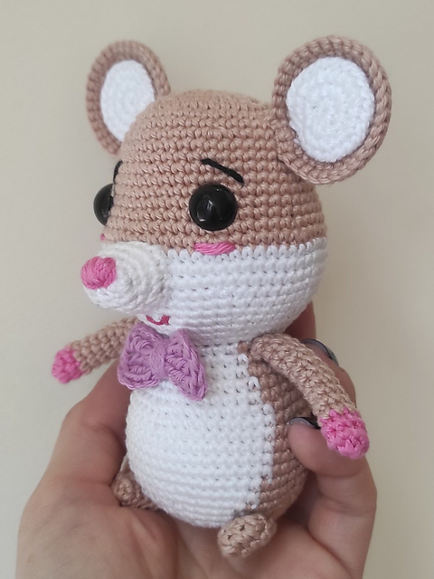Ravelry: Bobo the Mouse pattern by Ljubomir Kostin