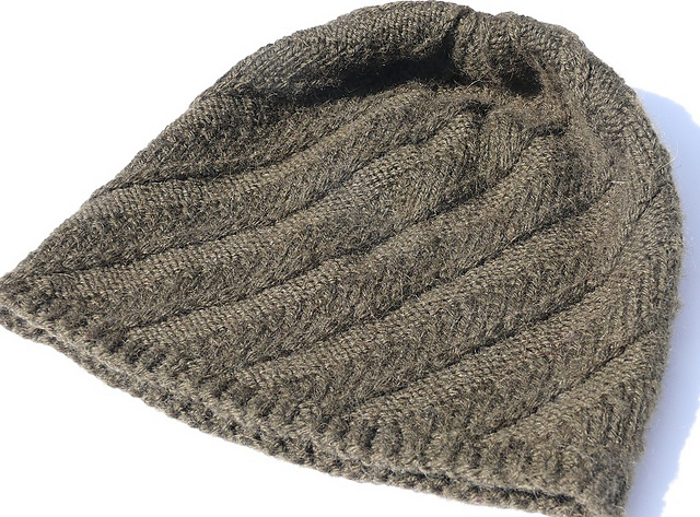 Ravelry: Diagonal Hat for Men pattern by Fehér Zsuzsanna