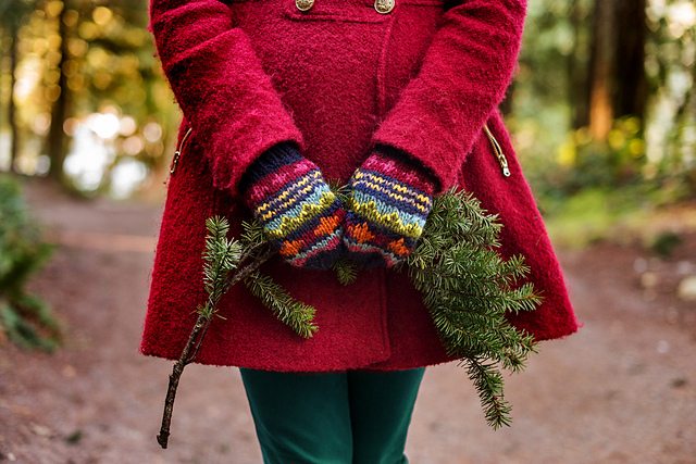Ravelry: Scrap Mittens pattern by AbbyeKnits