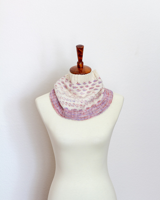 Ravelry: Point Mugu Cowl pattern by Lauren Rad